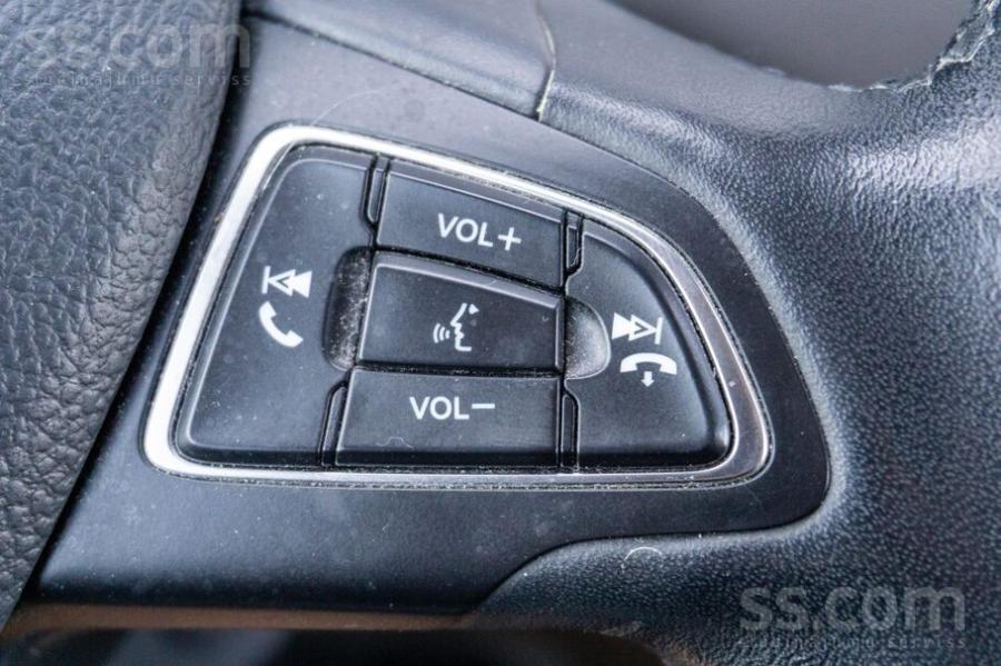 Pelēks Ford C-Max 2016 Rīga, ar dzinēja tilpumu 1.00 L un nobraukumu 206 tūkst. km par 3490 €, foto 18 vietnē AUTOMOTO.COM.LV
