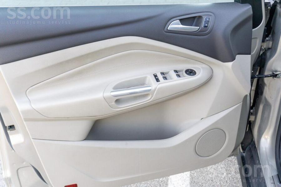 Pelēks Ford C-Max 2016 Rīga, ar dzinēja tilpumu 1.00 L un nobraukumu 206 tūkst. km par 3490 €, foto 23 vietnē AUTOMOTO.COM.LV