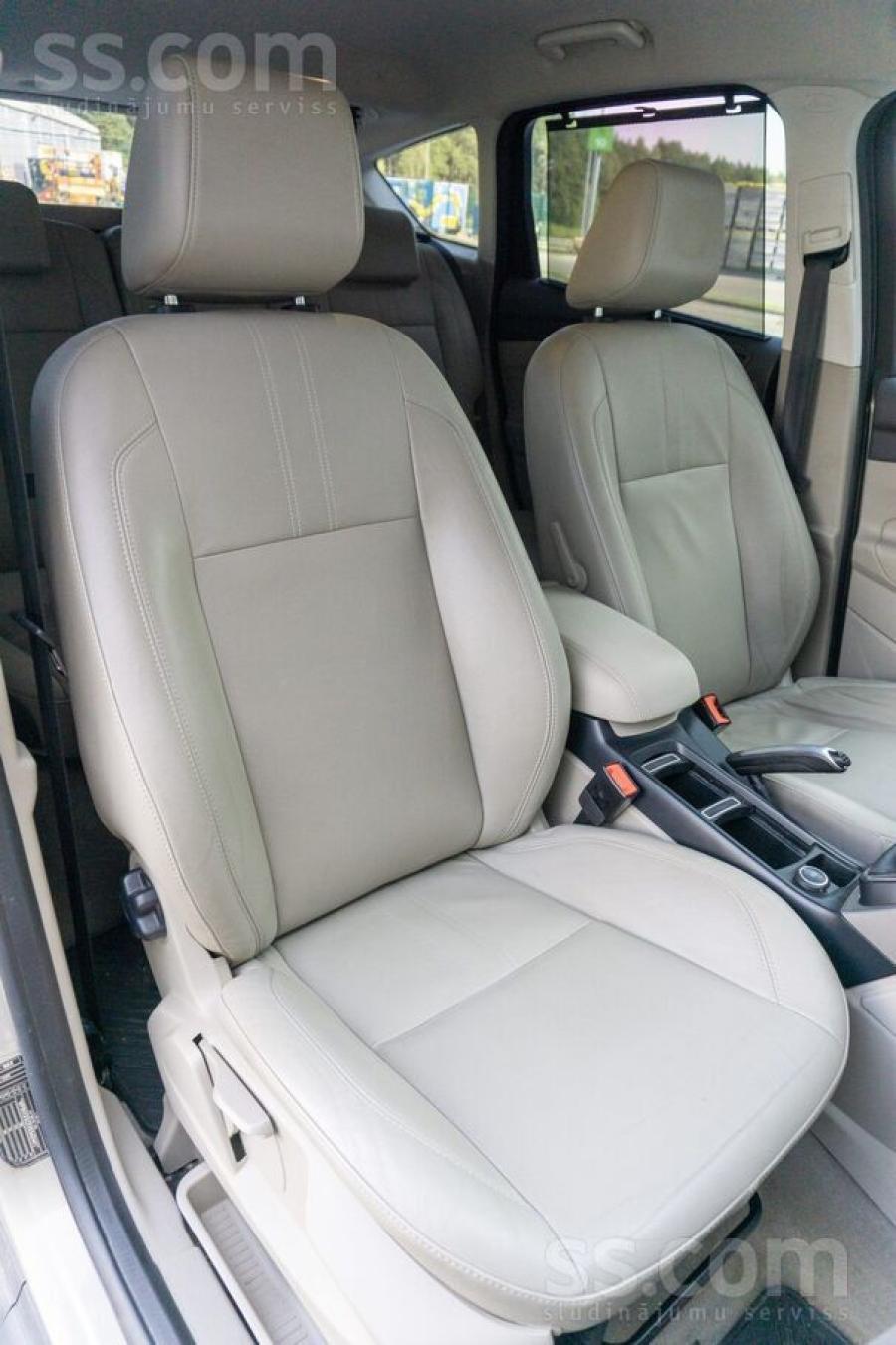 Pelēks Ford C-Max 2016 Rīga, ar dzinēja tilpumu 1.00 L un nobraukumu 206 tūkst. km par 3490 €, foto 27 vietnē AUTOMOTO.COM.LV