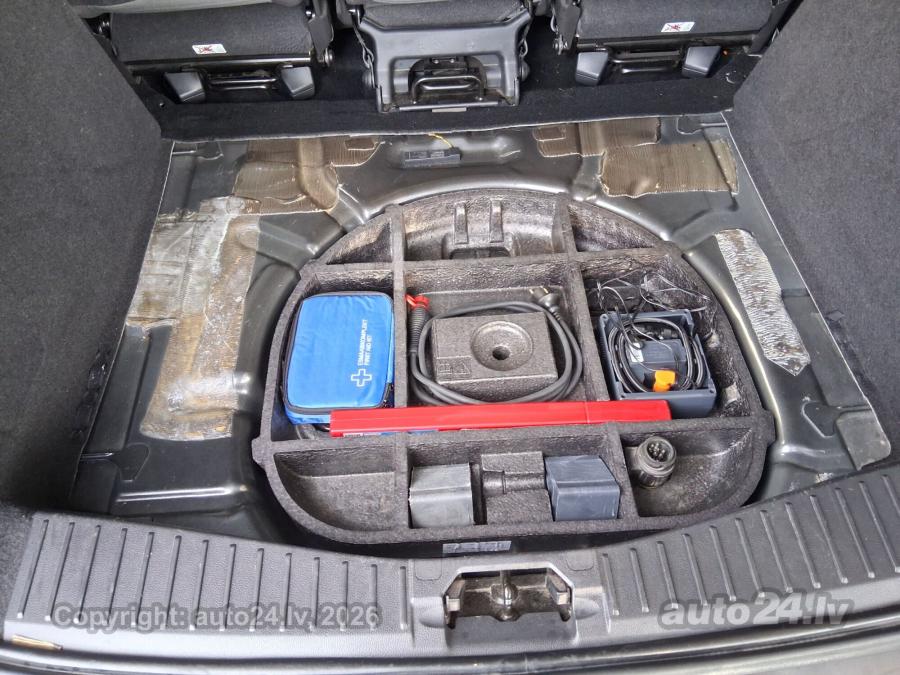 Pelēks Ford C-Max 2016 Pērnava, ar dzinēja tilpumu 1.50 L un nobraukumu 138 tūkst. km par 8200 €, foto 12 vietnē AUTOMOTO.COM.LV