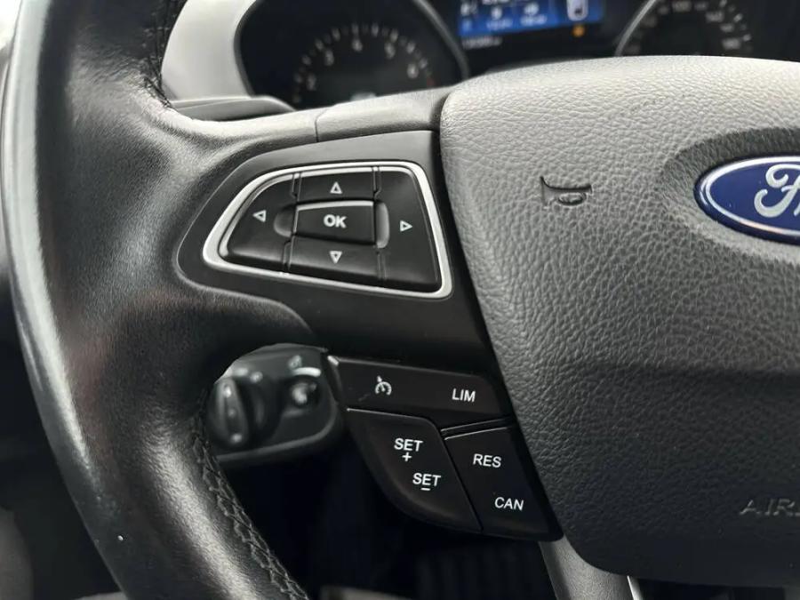 Grey Ford C-Max 2017 in Riga, with an engine capacity of 1.00 L and mileage of 130 thousand km for 6600 €, photo 20 on AUTOMOTO.COM.LV