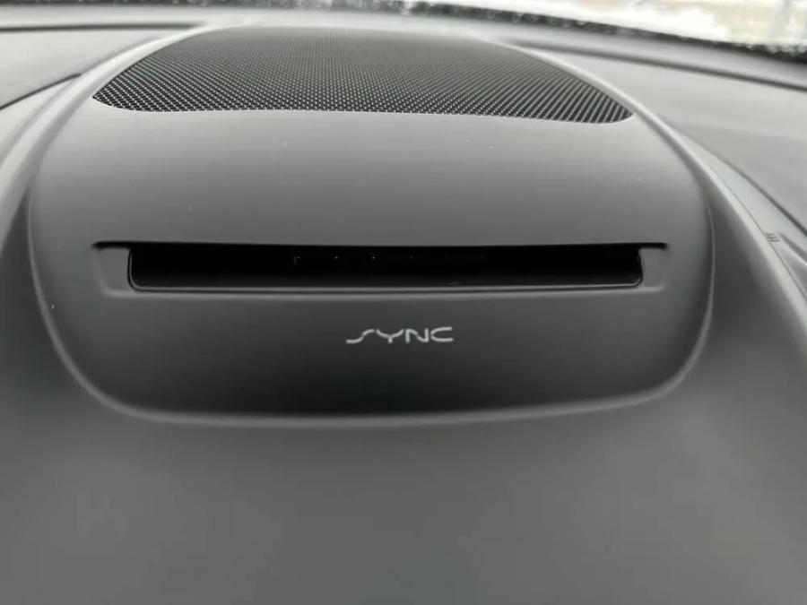 Grey Ford C-Max 2017 in Riga, with an engine capacity of 1.00 L and mileage of 130 thousand km for 6600 €, photo 21 on AUTOMOTO.COM.LV