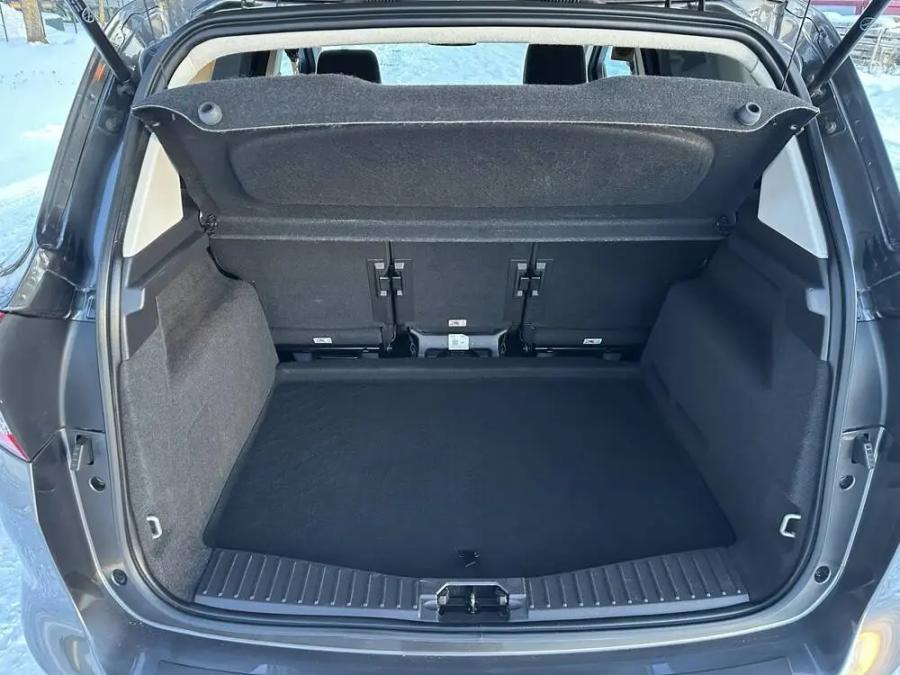 Grey Ford C-Max 2017 in Riga, with an engine capacity of 1.00 L and mileage of 130 thousand km for 6600 €, photo 26 on AUTOMOTO.COM.LV
