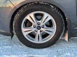 Grey Ford C-Max 2017 in Riga, with an engine capacity of 1.00 L and mileage of 130 thousand km for 6600 €, photo 34 on AUTOMOTO.COM.LV