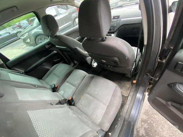 Pelēks Ford C-Max 2003 Viļņa, ar dzinēja tilpumu 2.00 L un nobraukumu 336 tūkst. km par 500 €, foto 8 vietnē AUTOMOTO.COM.LV