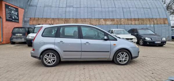 Grey Ford C-Max 2004 in Valmiera, with an engine capacity of 1.60 L and mileage of 347 thousand km for 1100 €, photo 2 on AUTOMOTO.COM.LV