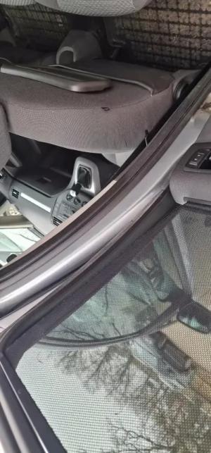Pelēks Ford C-Max 2004 Valmiera, ar dzinēja tilpumu 1.60 L un nobraukumu 347 tūkst. km par 1100 €, foto 14 vietnē AUTOMOTO.COM.LV