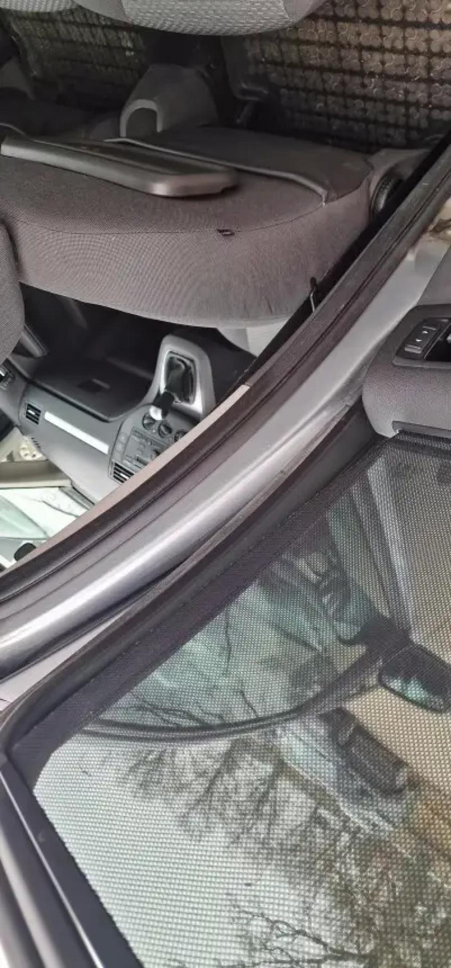 Pelēks Ford C-Max 2004 Valmiera, ar dzinēja tilpumu 1.60 L un nobraukumu 347 tūkst. km par 1100 €, foto 14 vietnē AUTOMOTO.COM.LV