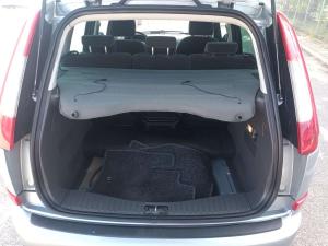 Grey Ford C-Max 2004 in Marijampole, with an engine capacity of 2.00 L and mileage of 284 thousand km for 1799 €, photo 16 on AUTOMOTO.COM.LV