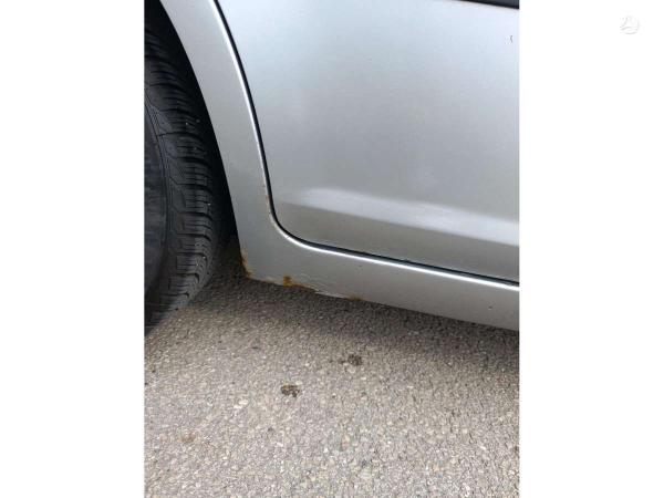 Grey Ford C-Max 2004 in Siauliai, with an engine capacity of 1.80 L and mileage of 177 thousand km for 1300 €, photo 5 on AUTOMOTO.COM.LV