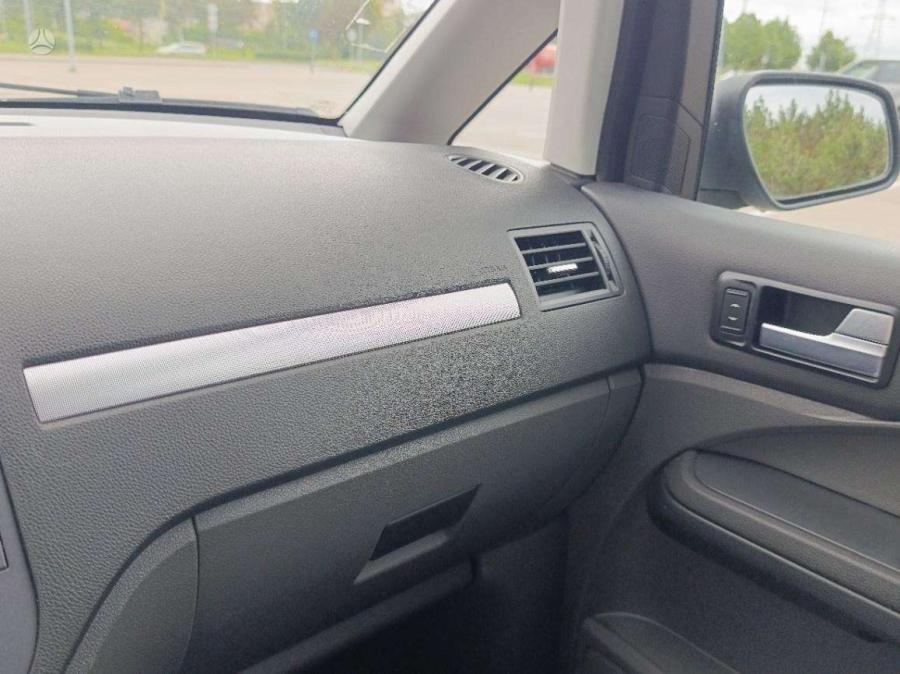 Pelēks Ford C-Max 2004 Šauļi, ar dzinēja tilpumu 1.80 L un nobraukumu 177 tūkst. km par 1300 €, foto 16 vietnē AUTOMOTO.COM.LV
