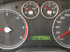 Pelēks Ford C-Max 2006 Kuldīga, ar dzinēja tilpumu 2.00 L un nobraukumu 230 tūkst. km par 2250 €, foto 10 vietnē AUTOMOTO.COM.LV