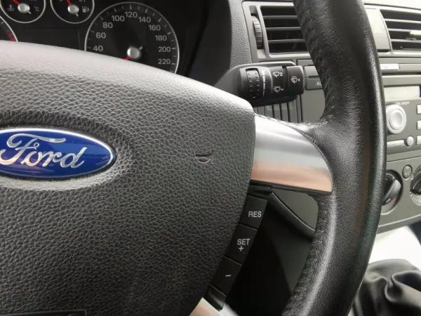 Grey Ford C-Max 2006 in Kuldiga, with an engine capacity of 2.00 L and mileage of 230 thousand km for 2250 €, photo 10 on AUTOMOTO.COM.LV