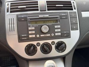 Grey Ford C-Max 2006 in Vilnius, with an engine capacity of 1.60 L and mileage of 264 thousand km for 1350 €, photo 24 on AUTOMOTO.COM.LV