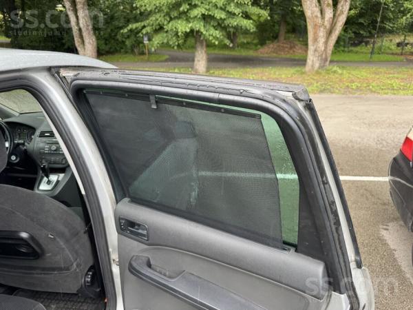 Pelēks Ford C-Max 2006 Rīga, ar dzinēja tilpumu 1.60 L un nobraukumu 322 tūkst. km par 700 €, foto 10 vietnē AUTOMOTO.COM.LV