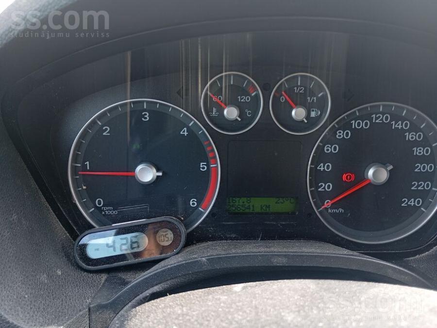 Pelēks Ford C-Max 2006 Cēsis, ar dzinēja tilpumu 1.80 L un nobraukumu 265 tūkst. km par 900 €, foto 6 vietnē AUTOMOTO.COM.LV