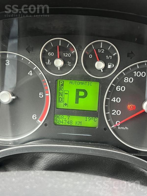 Pelēks Ford C-Max 2006 Liepāja, ar dzinēja tilpumu 1.60 L un nobraukumu 305 tūkst. km par 1200 €, foto 10 vietnē AUTOMOTO.COM.LV