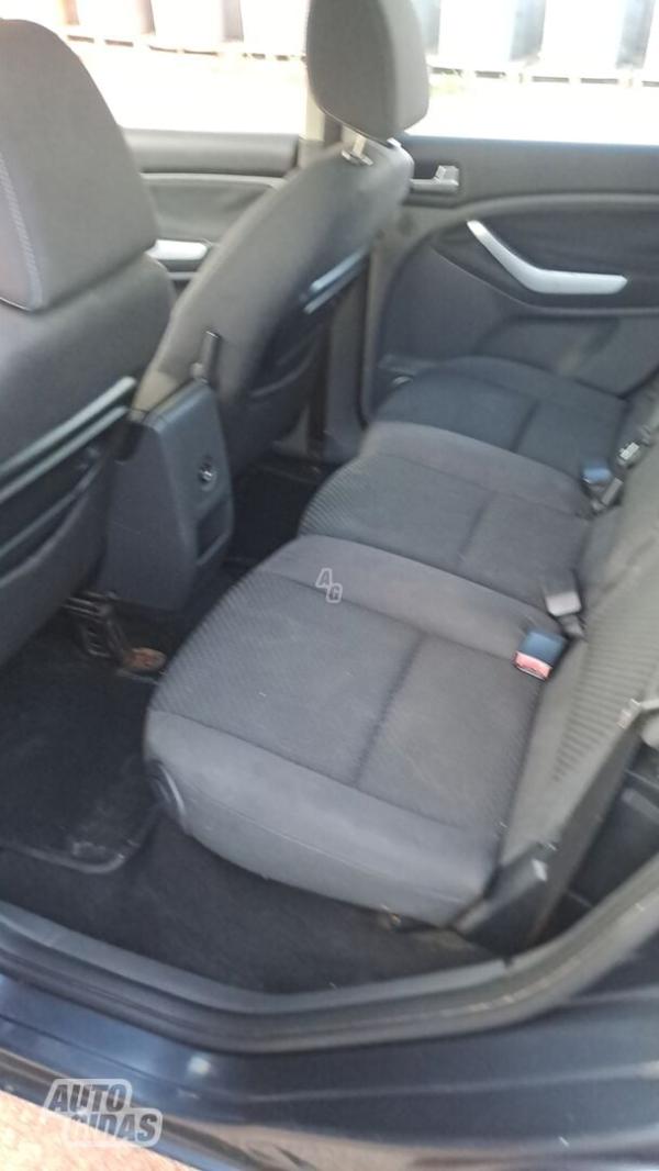 Pelēks Ford C-Max 2007 Šakiai, ar dzinēja tilpumu 1.80 L un nobraukumu 244 tūkst. km par 900 €, foto 5 vietnē AUTOMOTO.COM.LV