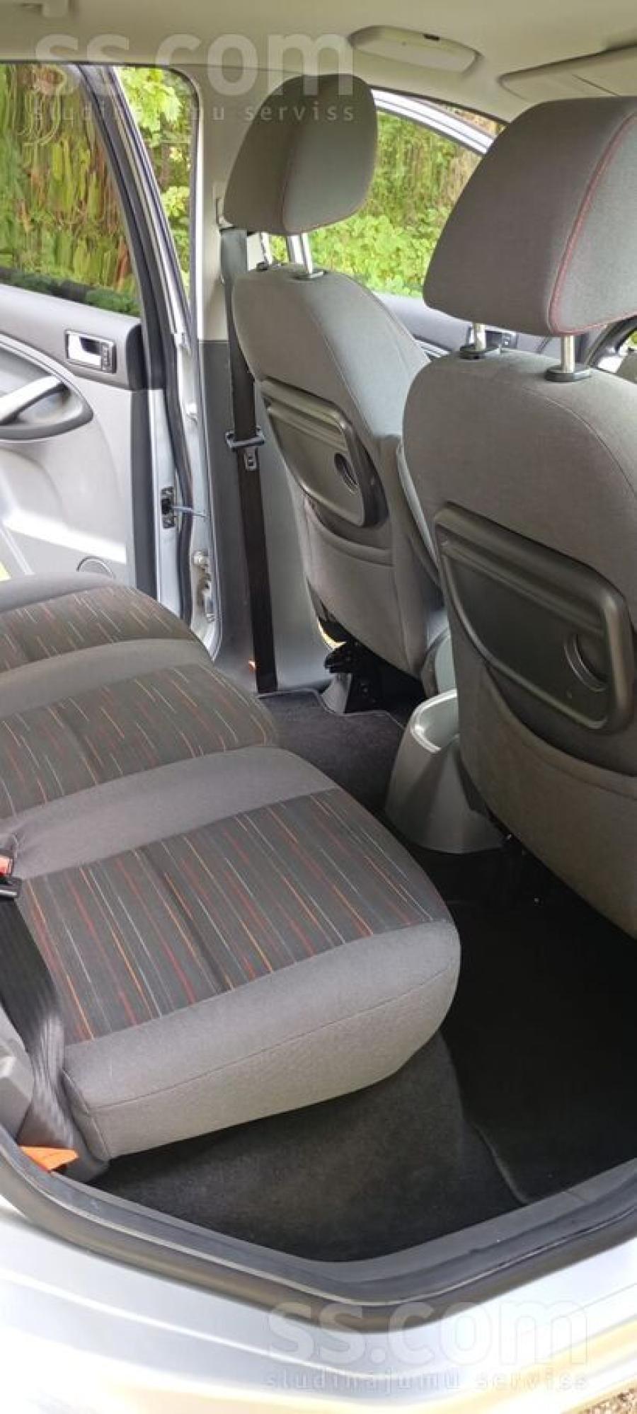 Grey Ford C-Max 2007 in Dobele, with an engine capacity of 1.60 L and mileage of 245 thousand km for 1950 €, photo 12 on AUTOMOTO.COM.LV