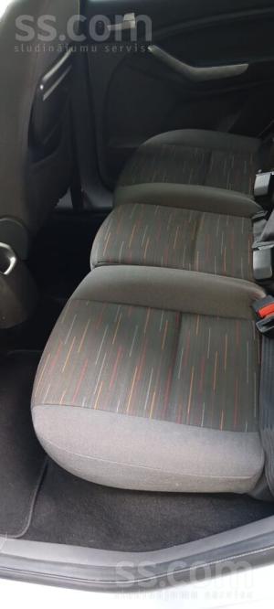 Grey Ford C-Max 2007 in Dobele, with an engine capacity of 1.60 L and mileage of 245 thousand km for 1950 €, photo 14 on AUTOMOTO.COM.LV