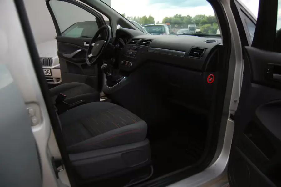 Pelēks Ford C-Max 2008 Jēkabpils, ar dzinēja tilpumu 1.80 L un nobraukumu 295 tūkst. km par 2200 €, foto 10 vietnē AUTOMOTO.COM.LV