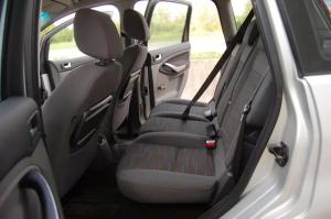 Pelēks Ford C-Max 2008 Jēkabpils, ar dzinēja tilpumu 1.80 L un nobraukumu 295 tūkst. km par 2200 €, foto 13 vietnē AUTOMOTO.COM.LV