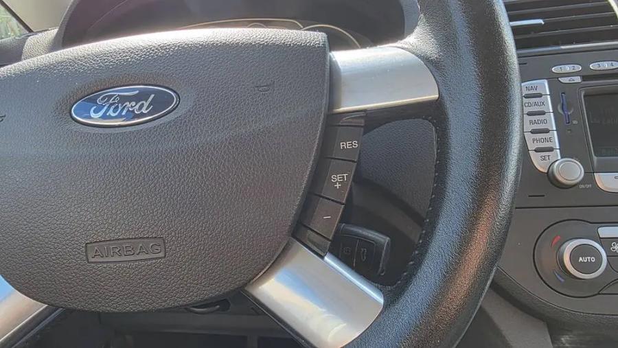 Grey Ford C-Max 2008 in Riga, with an engine capacity of 1.80 L and mileage of 208 thousand km for 3950 €, photo 14 on AUTOMOTO.COM.LV