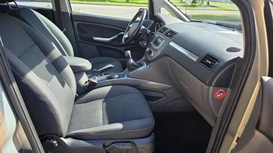 Grey Ford C-Max 2008 in Riga, with an engine capacity of 1.80 L and mileage of 208 thousand km for 3950 €, photo 17 on AUTOMOTO.COM.LV