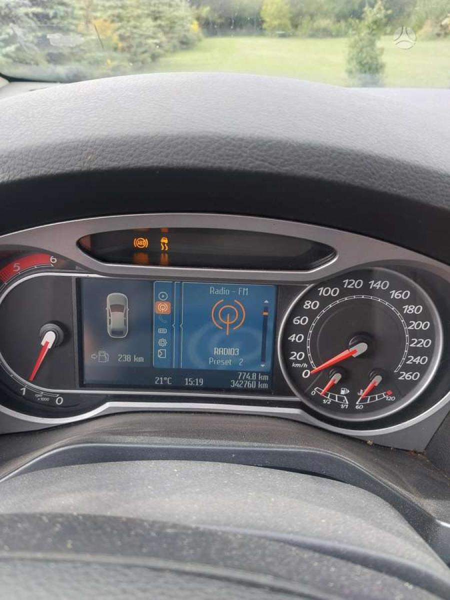 Grey Ford C-Max 2008 in Siauliai, with an engine capacity of 1.75 L and mileage of 343 thousand km for 1800 €, photo 8 on AUTOMOTO.COM.LV