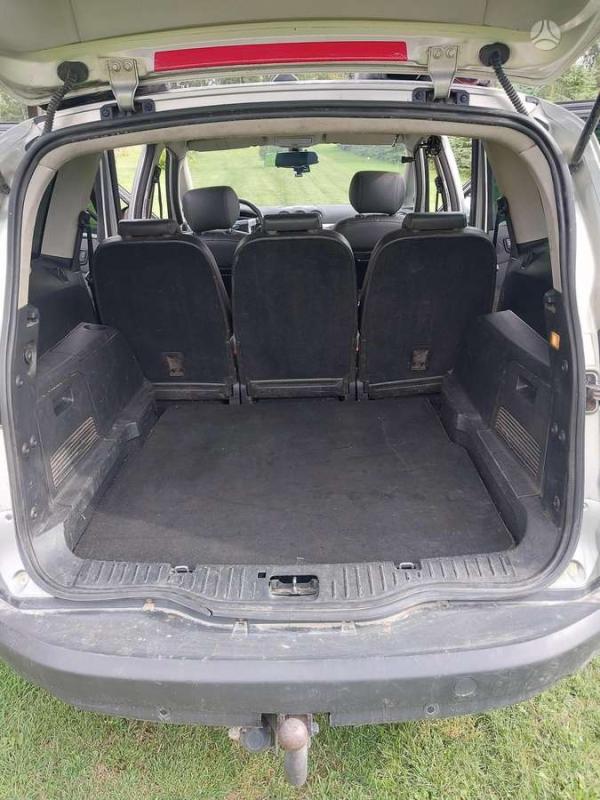 Ford C-Max 2008 Šauļi vietnē Pelēks Ford C-Max 2008 Šauļi, ar dzinēja tilpumu 1.75 L un nobraukumu 343 tūkst. km par 1800 €, foto 3 vietnē AUTOMOTO.COM.LV
