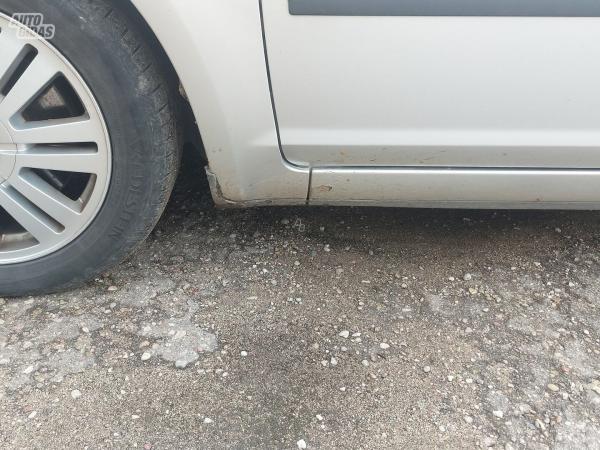 Pelēks Ford C-Max 2008 Radviliškis, ar dzinēja tilpumu 1.80 L un nobraukumu 281 tūkst. km par 1150 €, foto 7 vietnē AUTOMOTO.COM.LV