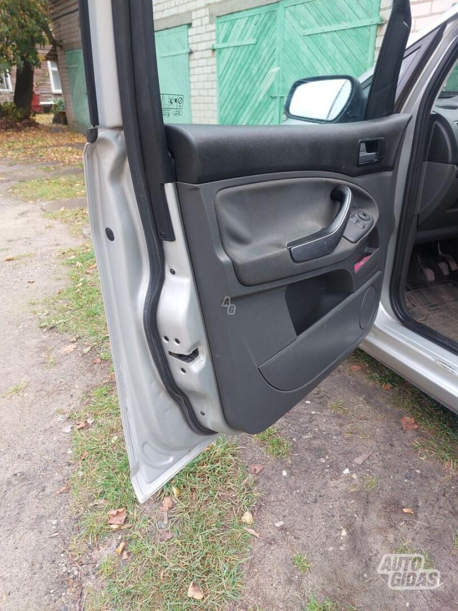 Grey Ford C-Max 2008 in Radviliskis, with an engine capacity of 1.80 L and mileage of 281 thousand km for 1150 €, photo 11 on AUTOMOTO.COM.LV