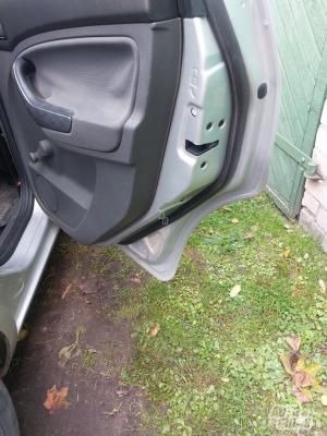 Grey Ford C-Max 2008 in Radviliskis, with an engine capacity of 1.80 L and mileage of 281 thousand km for 1150 €, photo 14 on AUTOMOTO.COM.LV