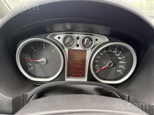 Pelēks Ford C-Max 2010 Jelgava, ar dzinēja tilpumu 1.80 L un nobraukumu 298 tūkst. km par 2600 €, foto 15 vietnē AUTOMOTO.COM.LV