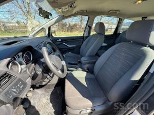 Grey Ford C-Max 2010 in Riga, with an engine capacity of 1.60 L and mileage of 0 thousand km for 1999 €, photo 10 on AUTOMOTO.COM.LV
