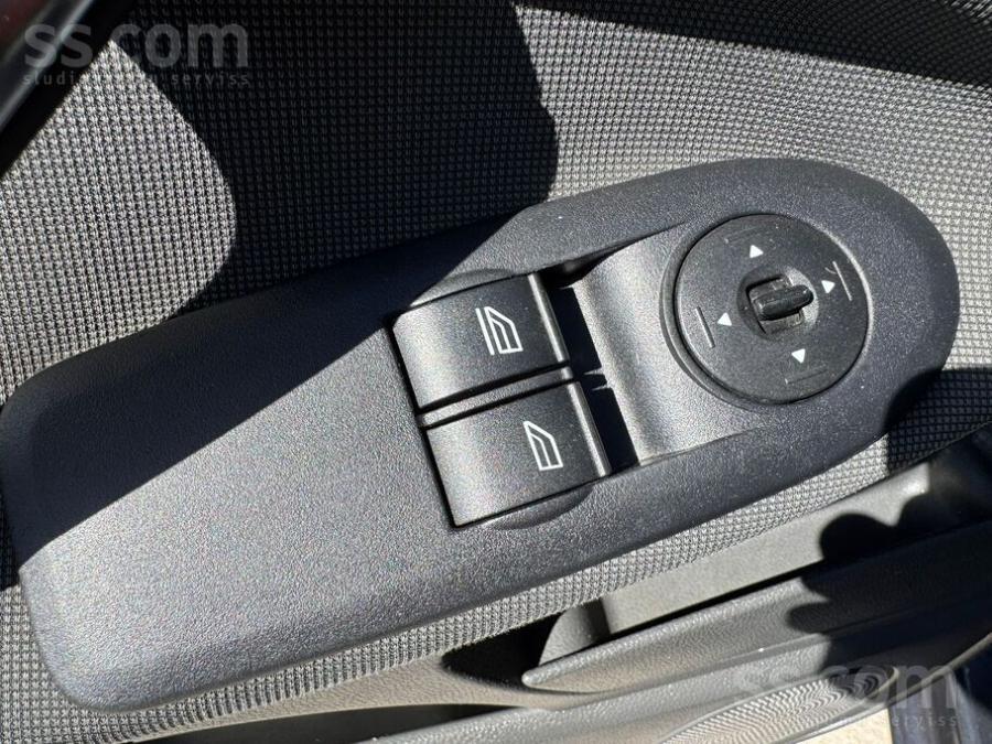 Grey Ford C-Max 2010 in Riga, with an engine capacity of 1.60 L and mileage of 0 thousand km for 1999 €, photo 18 on AUTOMOTO.COM.LV