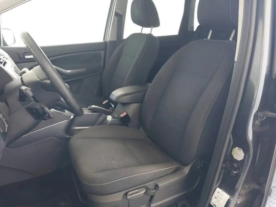 Pelēks Ford C-Max 2010 Limbaži, ar dzinēja tilpumu 1.80 L un nobraukumu 128 tūkst. km par 3950 €, foto 13 vietnē AUTOMOTO.COM.LV