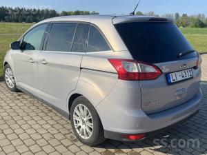 Grey Ford C-Max 2011 in Cesis, with an engine capacity of 1.60 L and mileage of 157 thousand km for 4450 €, photo 3 on AUTOMOTO.COM.LV