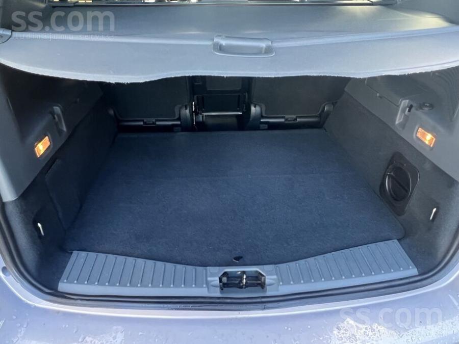 Grey Ford C-Max 2011 in Cesis, with an engine capacity of 1.60 L and mileage of 157 thousand km for 4450 €, photo 13 on AUTOMOTO.COM.LV