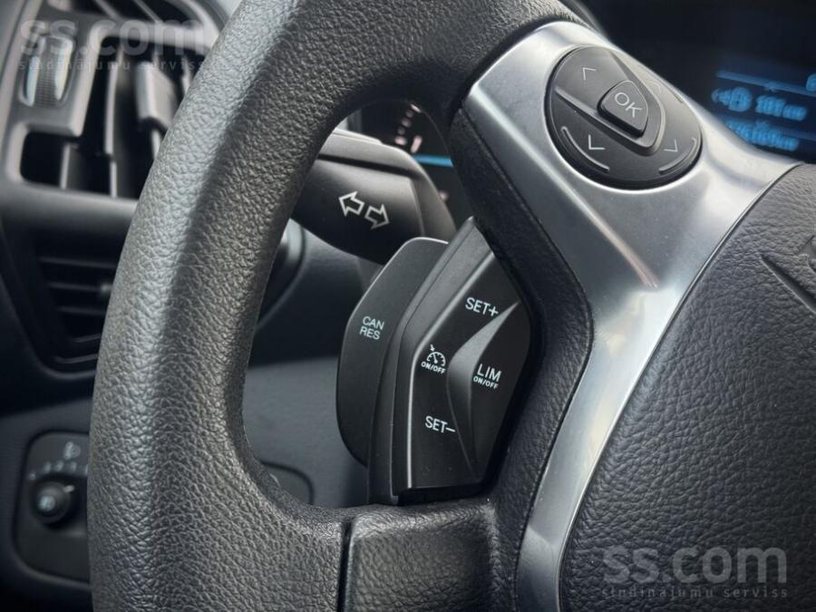 Grey Ford C-Max 2011 in Jelgava, with an engine capacity of 1.60 L and mileage of 276 thousand km for 4700 €, photo 17 on AUTOMOTO.COM.LV