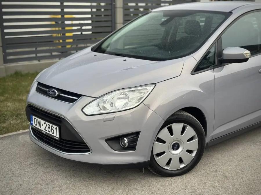 Grey Ford C-Max 2011 in Jelgava, with an engine capacity of 1.60 L and mileage of 276 thousand km for 4700 €, photo 3 on AUTOMOTO.COM.LV