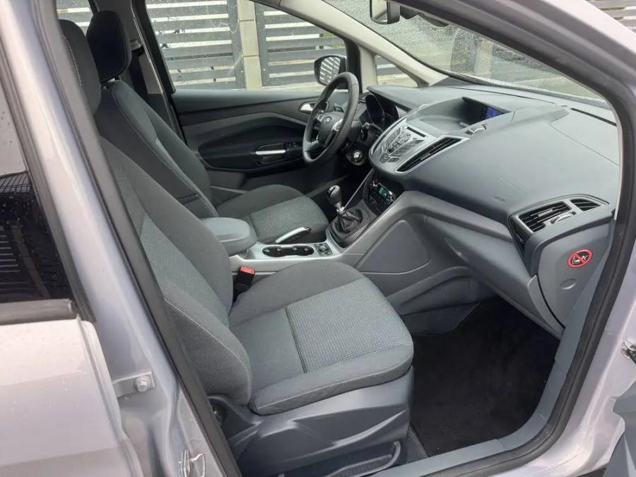Grey Ford C-Max 2011 in Jelgava, with an engine capacity of 1.60 L and mileage of 276 thousand km for 4700 €, photo 13 on AUTOMOTO.COM.LV