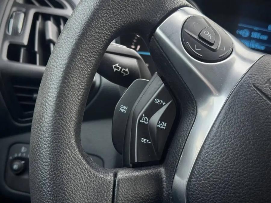 Grey Ford C-Max 2011 in Jelgava, with an engine capacity of 1.60 L and mileage of 276 thousand km for 4700 €, photo 17 on AUTOMOTO.COM.LV
