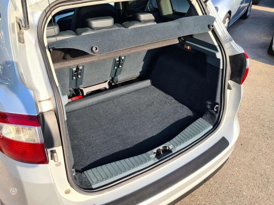 Pelēks Ford C-Max 2011 Kauņa, ar dzinēja tilpumu 1.56 L un nobraukumu 267 tūkst. km par 3650 €, foto 18 vietnē AUTOMOTO.COM.LV