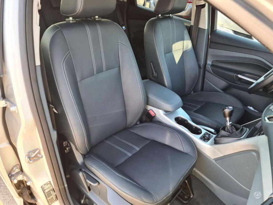 Pelēks Ford C-Max 2011 Kauņa, ar dzinēja tilpumu 1.56 L un nobraukumu 267 tūkst. km par 3650 €, foto 31 vietnē AUTOMOTO.COM.LV