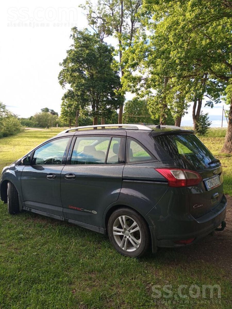 Grey Ford C-Max 2012 in Riga, with an engine capacity of 1.60 L and mileage of 0 thousand km for 4250 €, photo 5 on AUTOMOTO.COM.LV