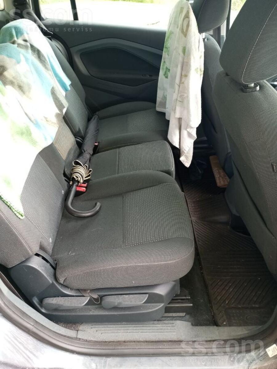 Grey Ford C-Max 2012 in Riga, with an engine capacity of 1.60 L and mileage of 0 thousand km for 4250 €, photo 11 on AUTOMOTO.COM.LV