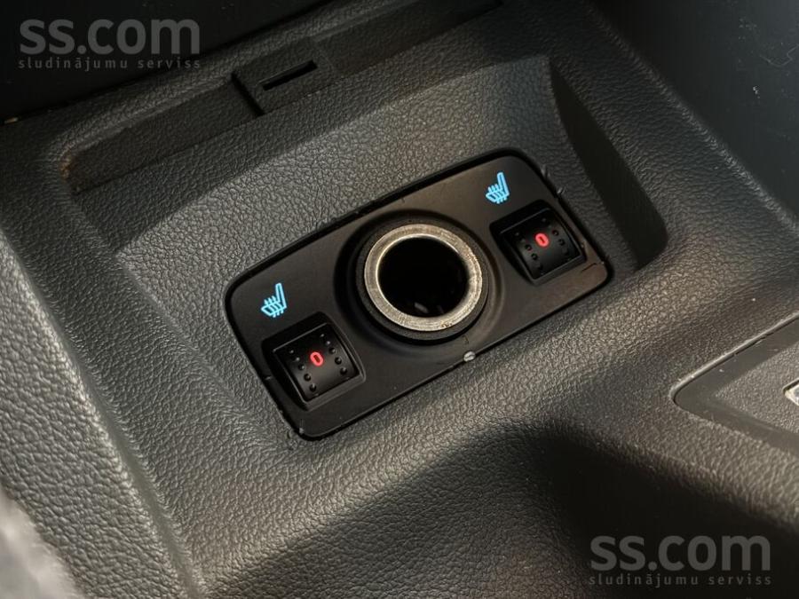 Pelēks Ford C-Max 2012 Tukums, ar dzinēja tilpumu 2.00 L un nobraukumu 259 tūkst. km par 4200 €, foto 14 vietnē AUTOMOTO.COM.LV