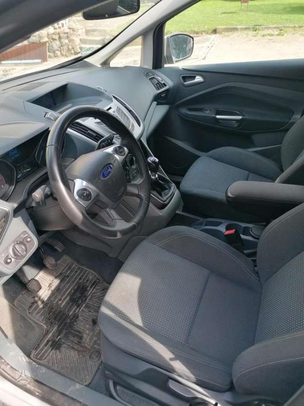 Grey Ford C-Max 2012 in Vilkaviskis, with an engine capacity of 1.56 L and mileage of 285 thousand km for 2400 €, photo 8 on AUTOMOTO.COM.LV