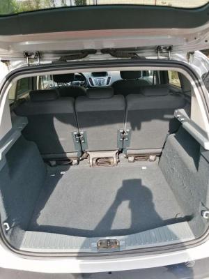 Grey Ford C-Max 2012 in Vilkaviskis, with an engine capacity of 1.56 L and mileage of 285 thousand km for 2400 €, photo 12 on AUTOMOTO.COM.LV